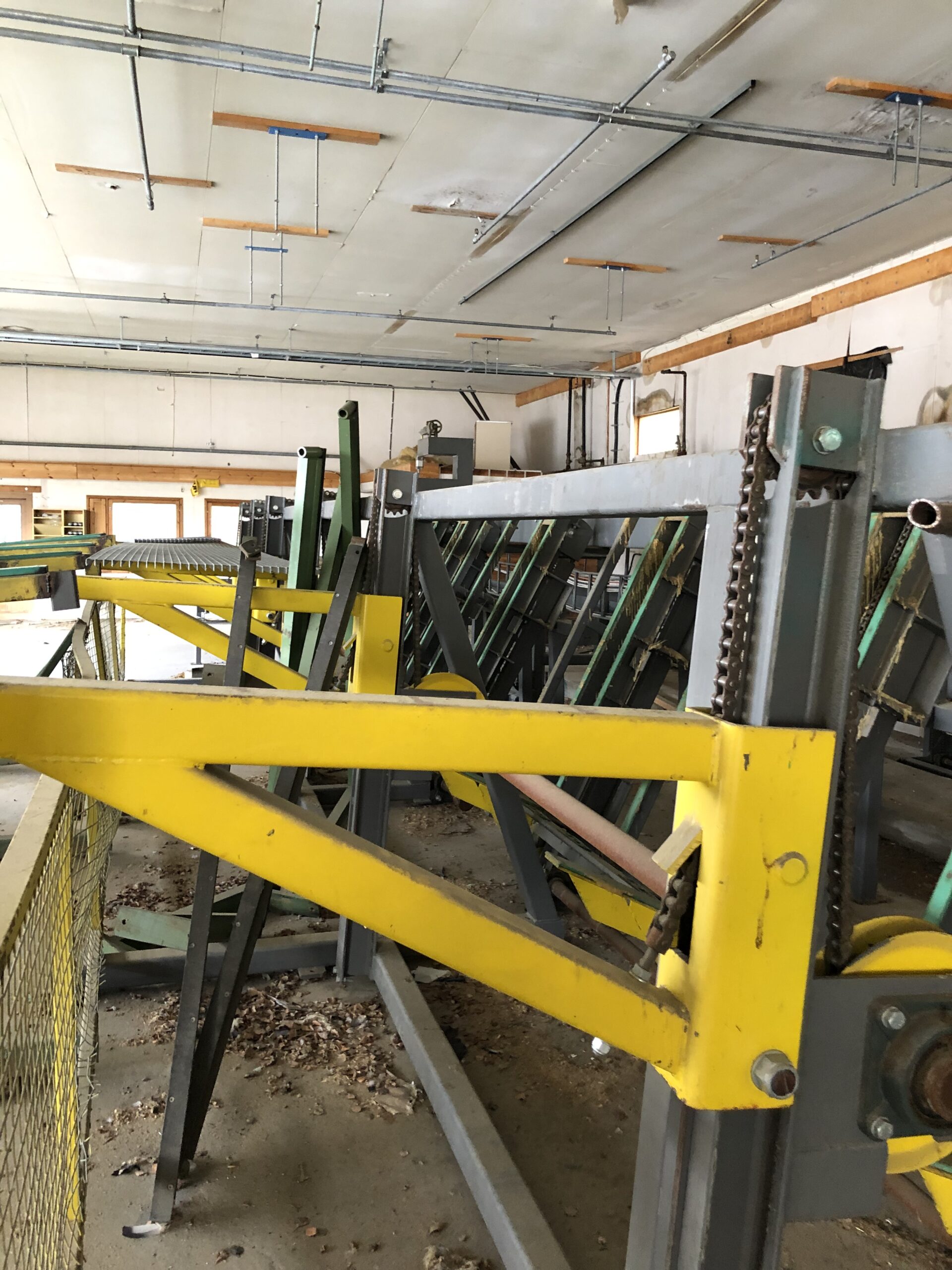 Stacker, lift, roller conveyor - Wood Machinery Center